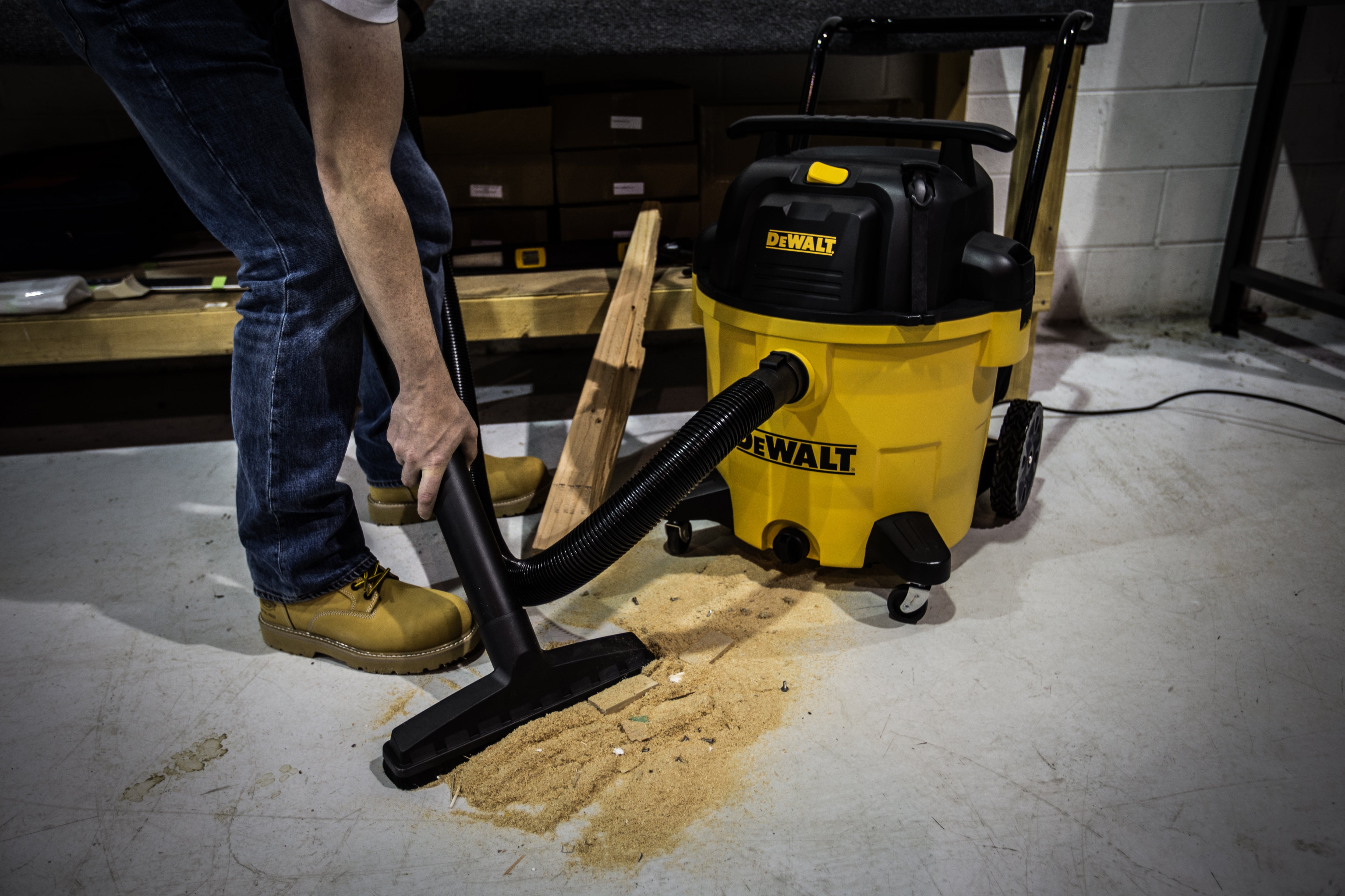DXV14P DeWALT 14 Gallon Poly Wet Dry Vac Alton Industry Limited Group